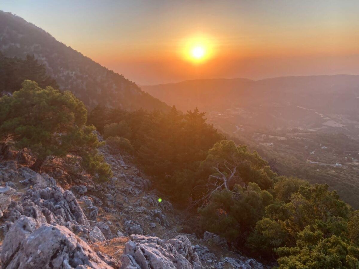 Daily Hiking - One day trekking itineraries in Rhodes (Greece)